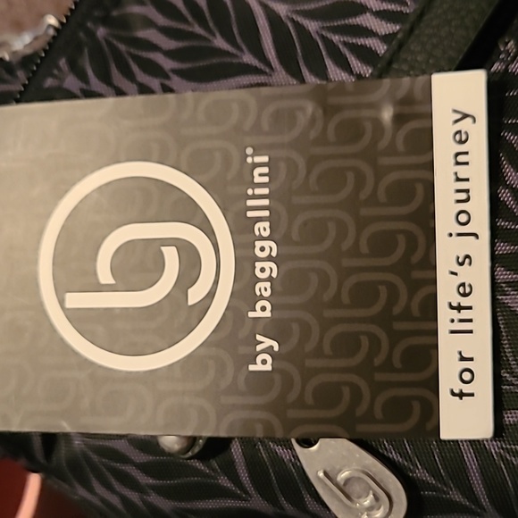 Baggallini | Bags | Bg By Baggallini Rfid Protected Black Gray Purse ...